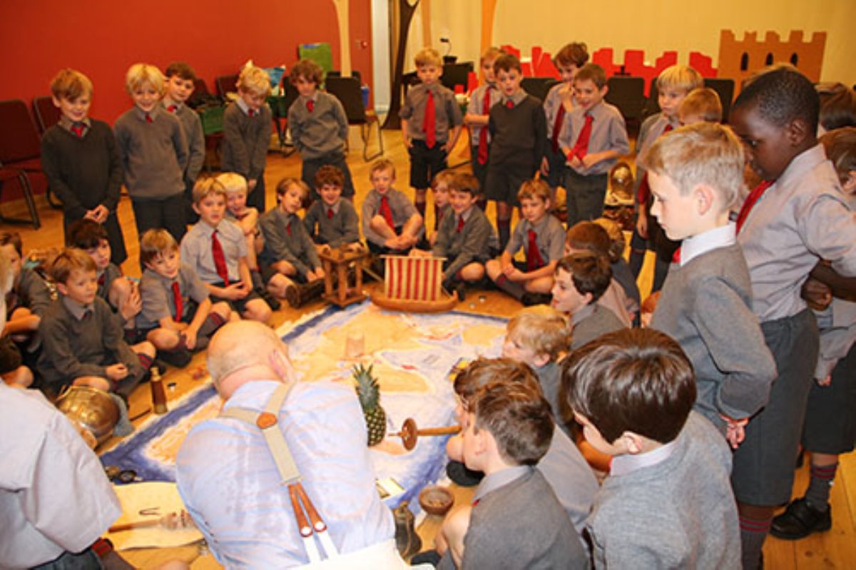 Historian David Cadle captivates Year 3 | News | Moulsford Prep School